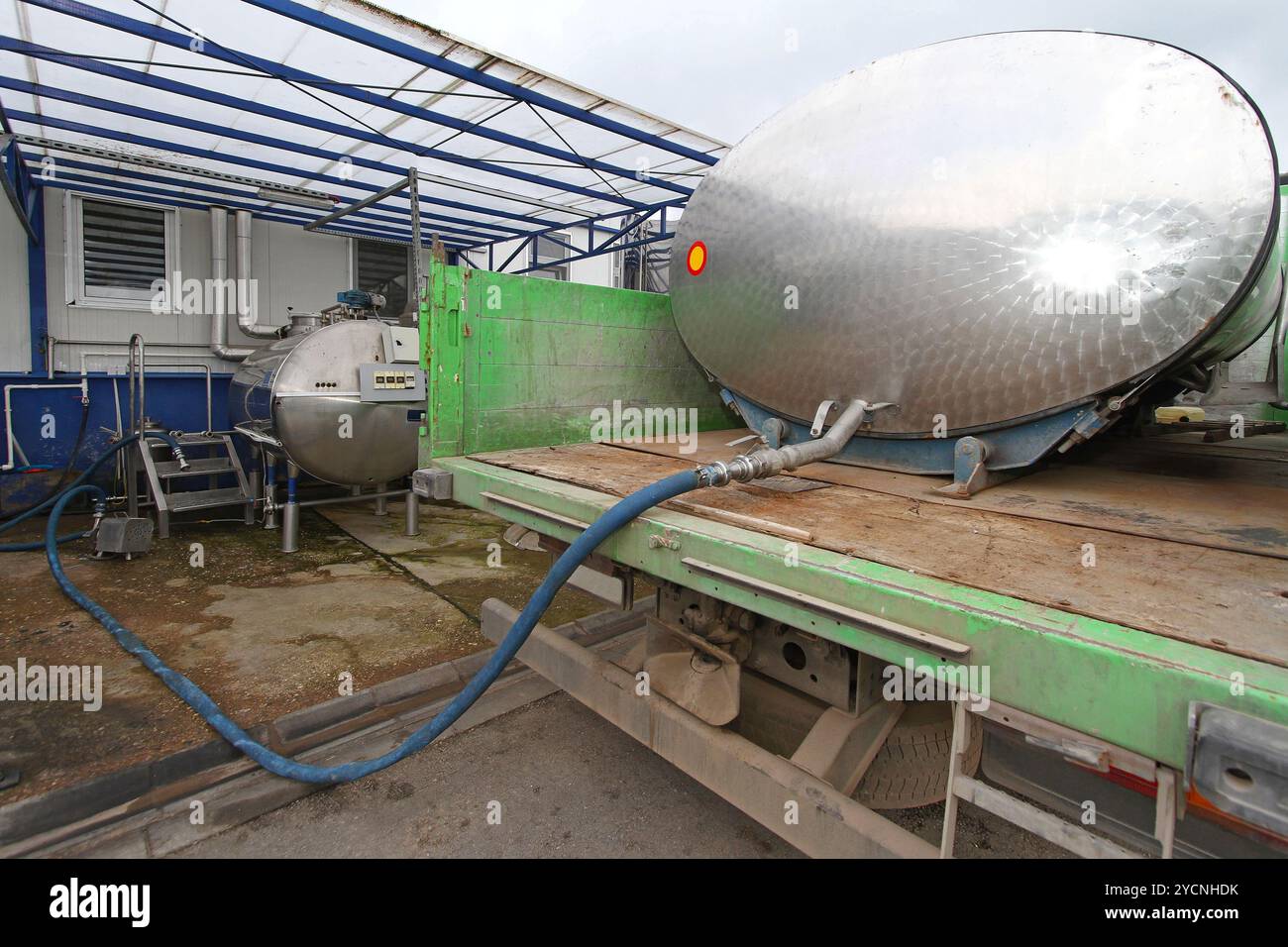 Exterior dairy factory hi-res stock photography and images - Alamy