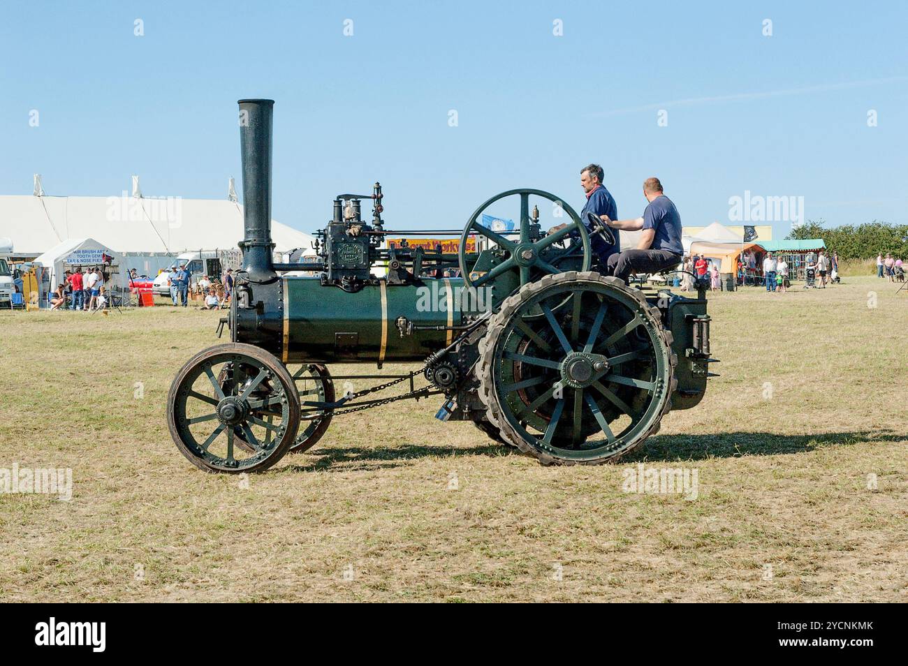 Wallis & Steevens General Purpose Steam Engine, 2489 "Victoria" drives ...