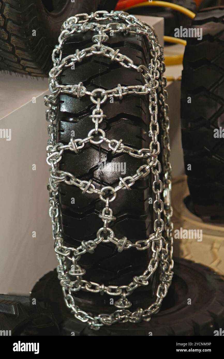 Vehicle chain hi-res stock photography and images - Alamy