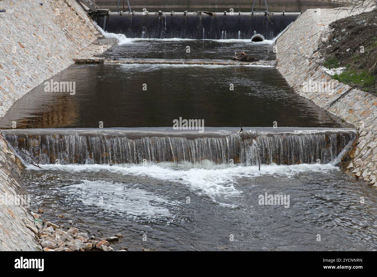 Aquaculture pond hi-res stock photography and images - Alamy