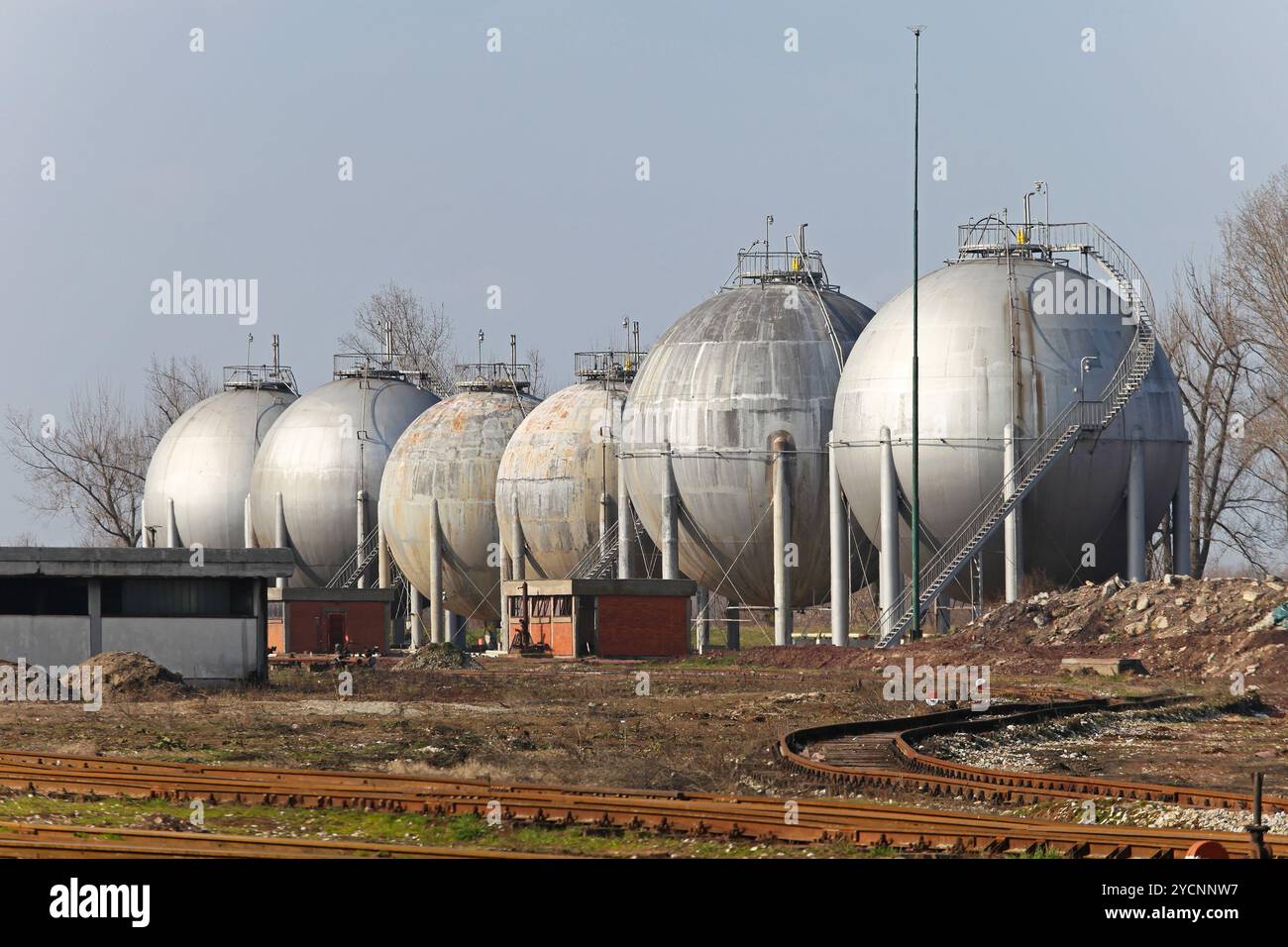Lpg storage hi-res stock photography and images - Alamy