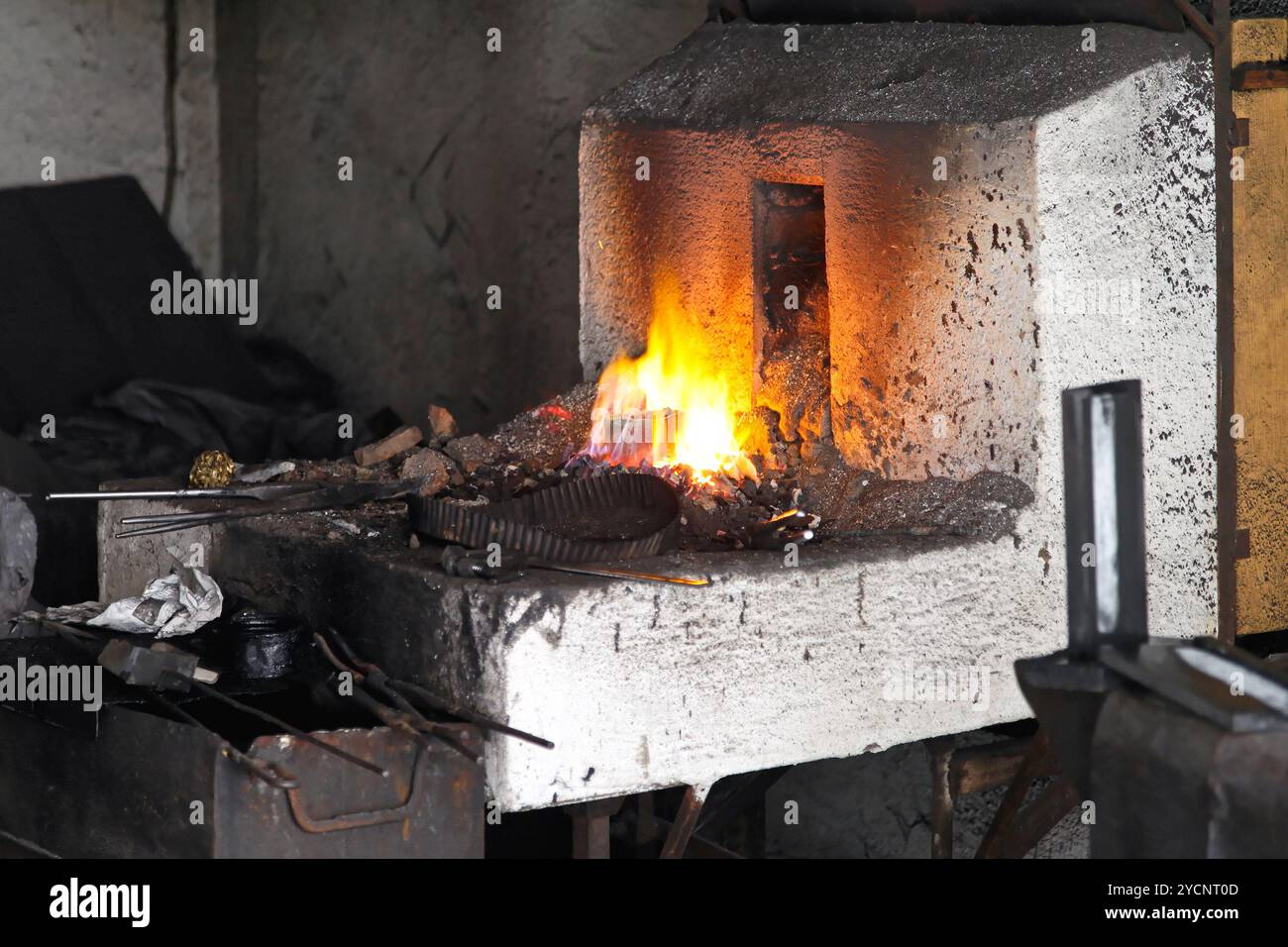 Ancient fire pit hi-res stock photography and images - Alamy