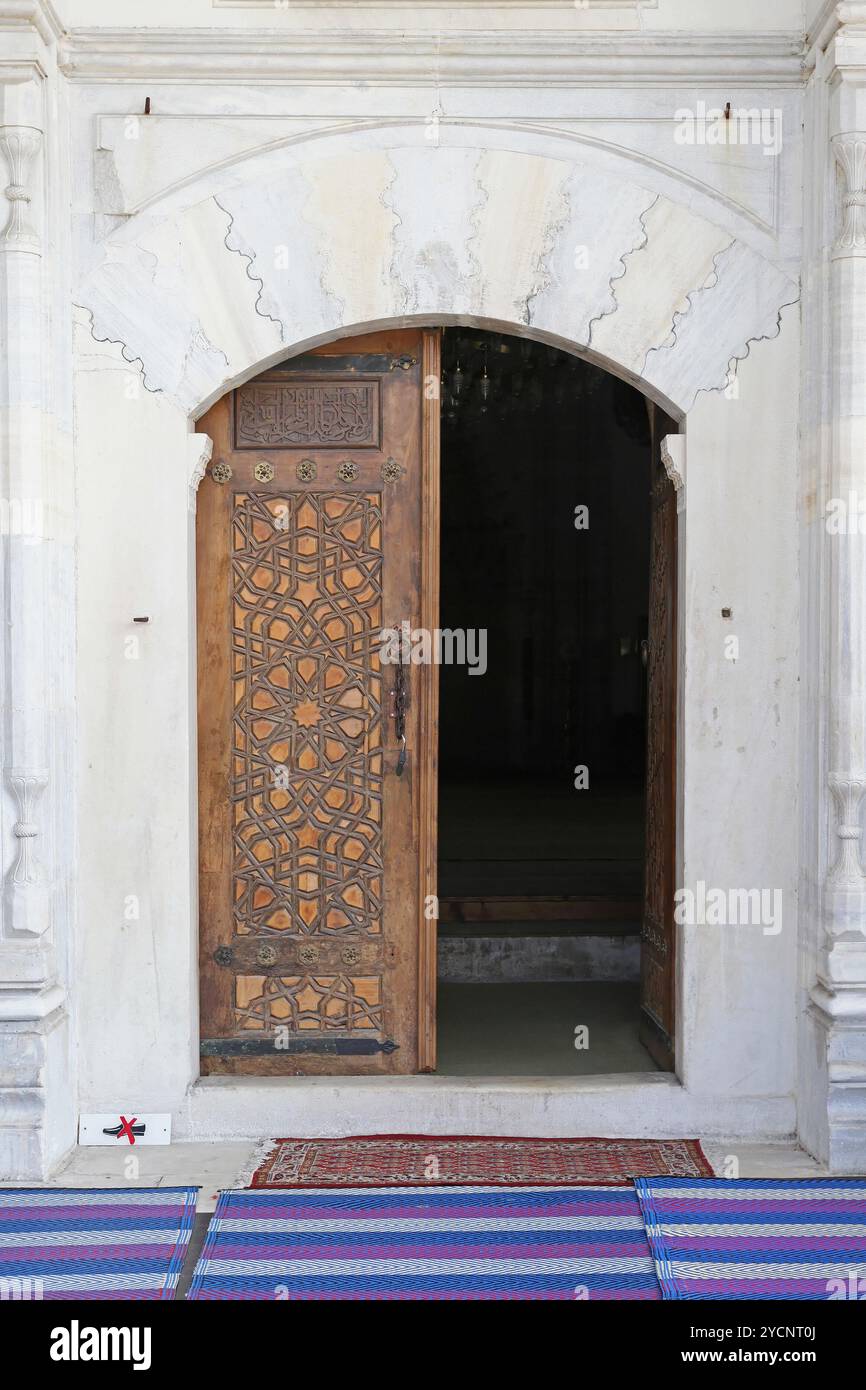 Mosque open hi-res stock photography and images - Alamy