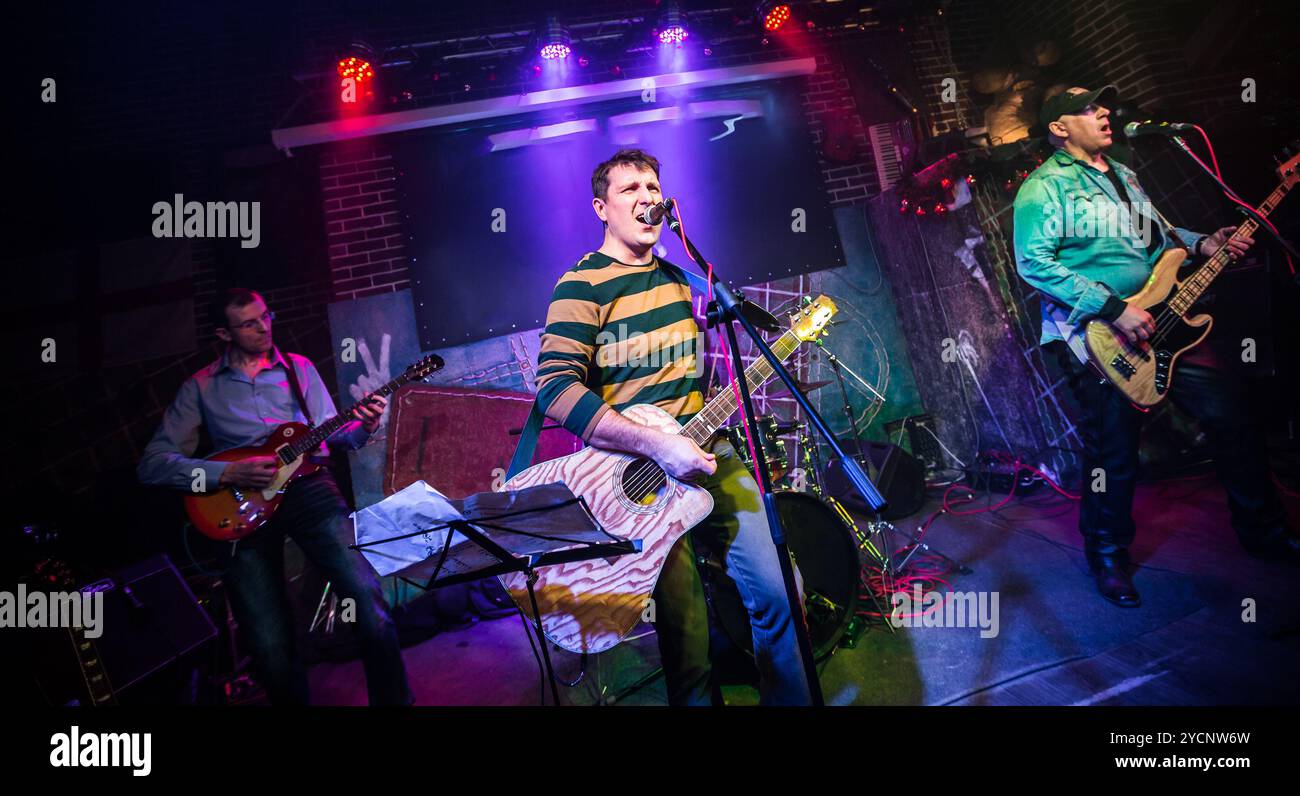 All male pop band hi-res stock photography and images - Alamy