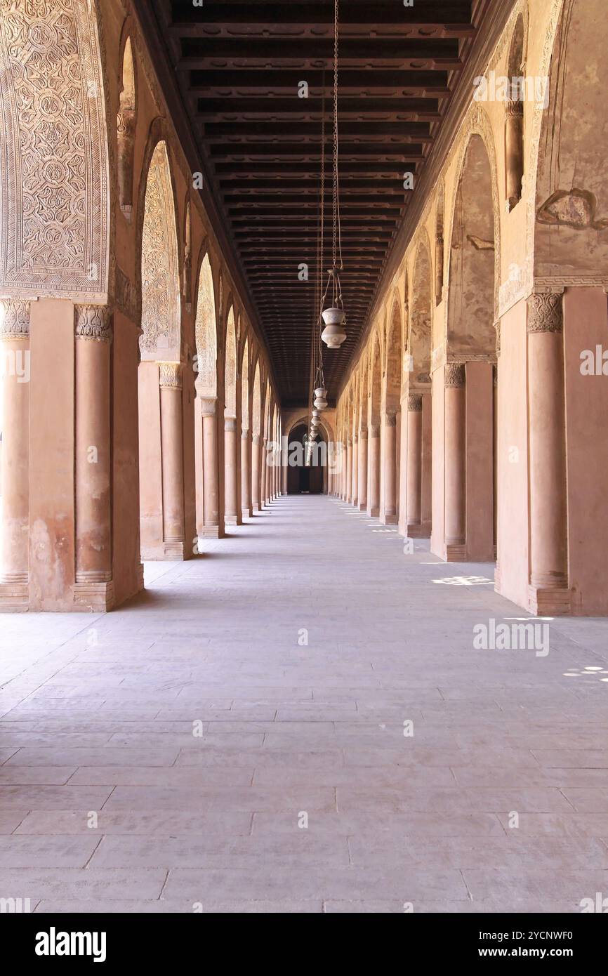 Medieval corridors hi-res stock photography and images - Alamy