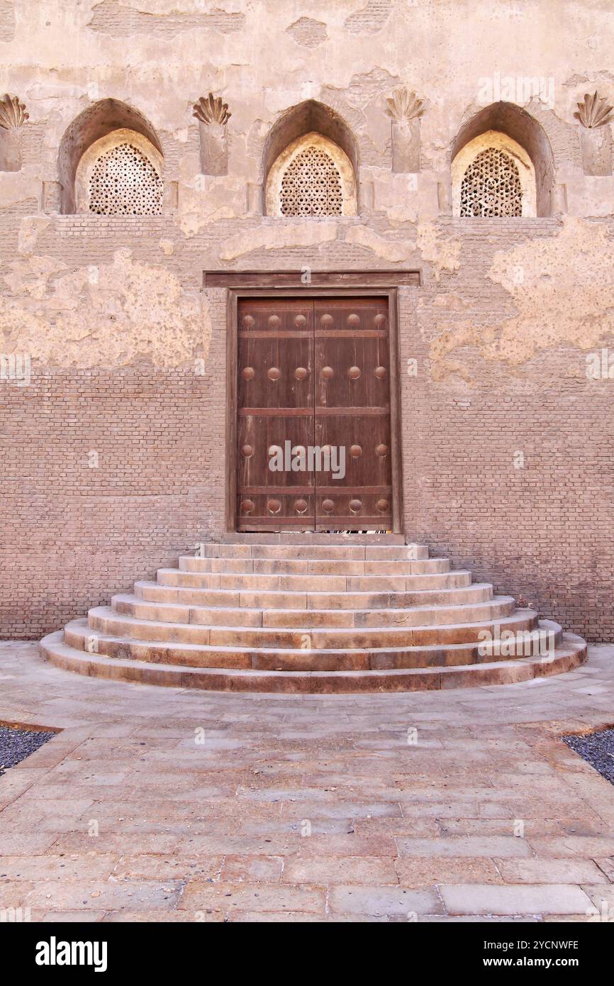 Mosque entrance islamic cairo hi-res stock photography and images - Alamy