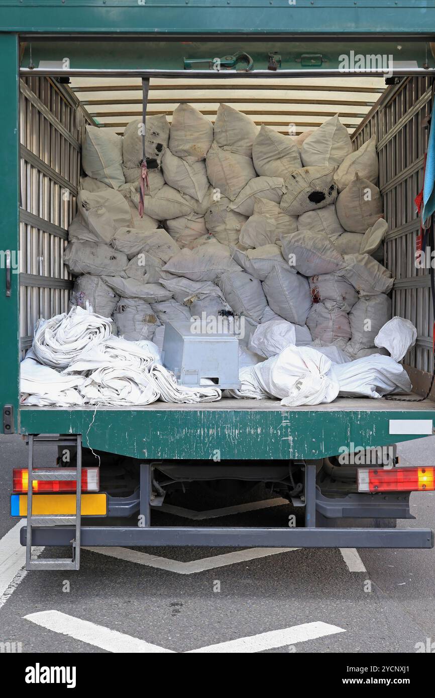 Laundry delivery van hi-res stock photography and images - Alamy