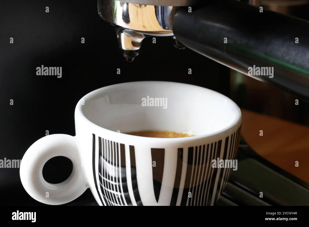 Traditional italian coffee machine hi-res stock photography and images ...