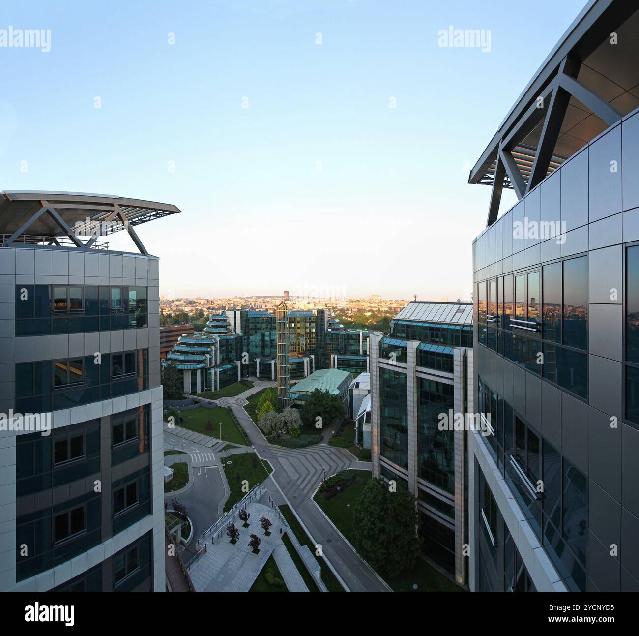 Exterior of modern park building hi-res stock photography and images ...