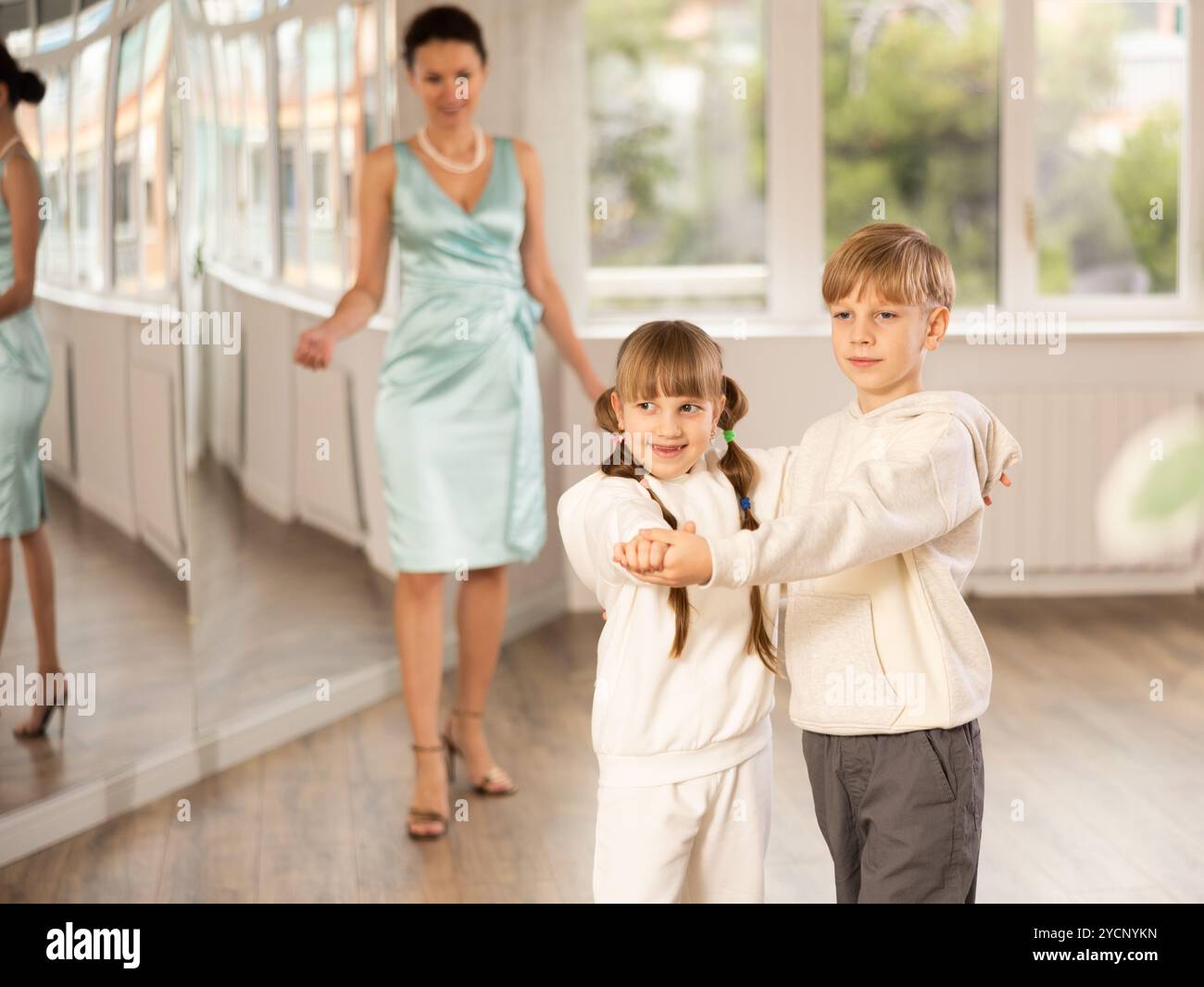 Tween boy girl dancing hi-res stock photography and images - Alamy