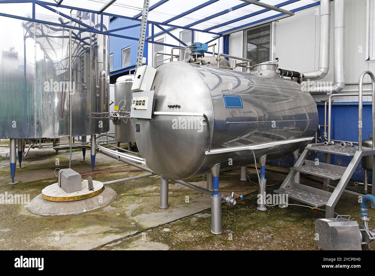 Milk storage tanks hi-res stock photography and images - Alamy