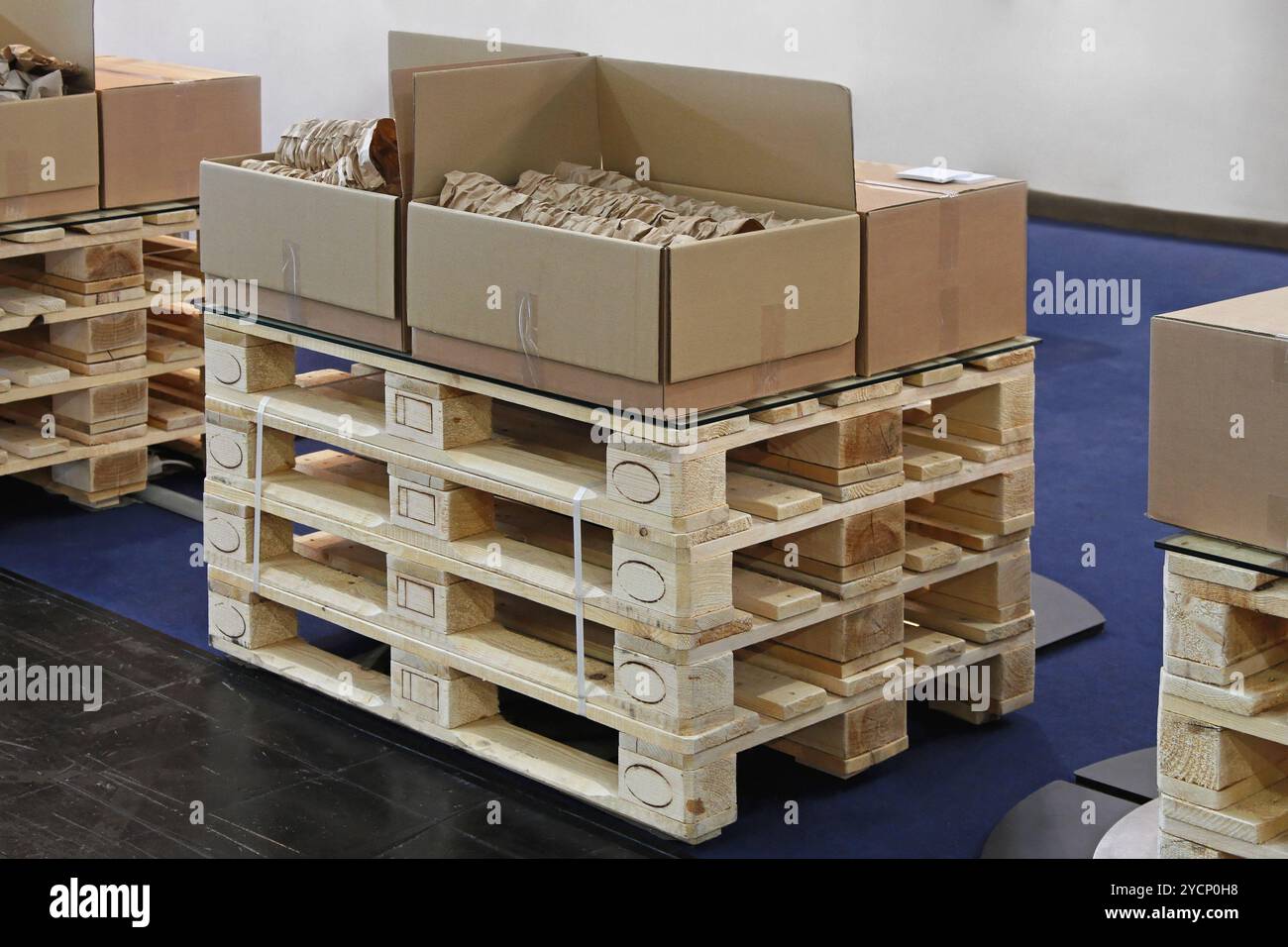 Cargo pallets hi-res stock photography and images - Alamy