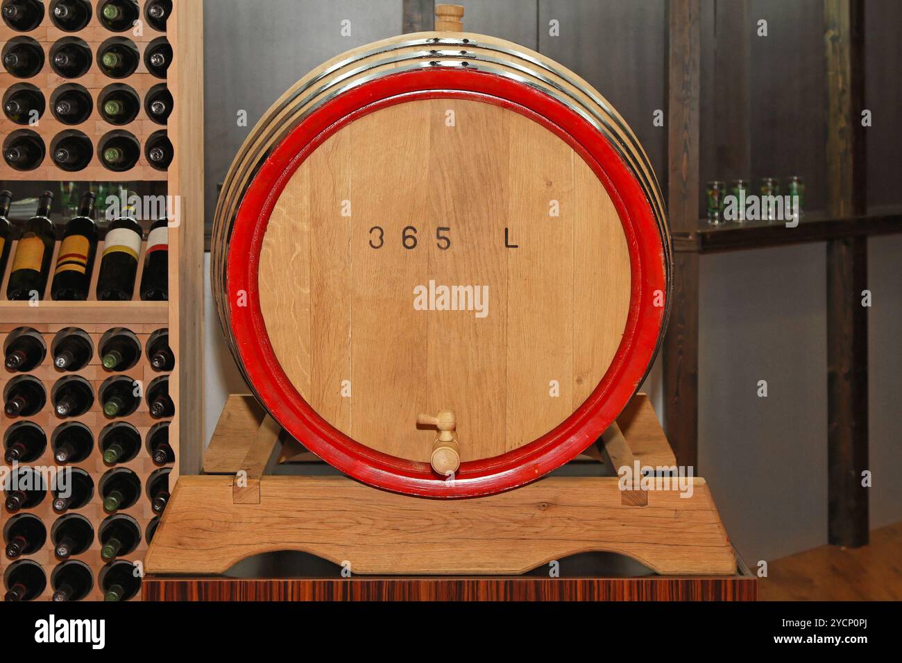 Oak wood barrel for wine in cellar Stock Photo - Alamy