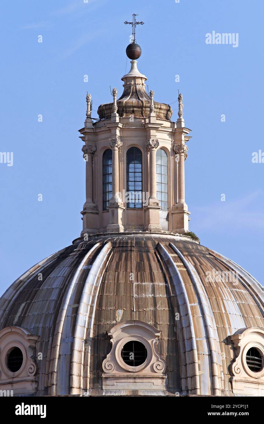 Exterior church windows hi-res stock photography and images - Alamy