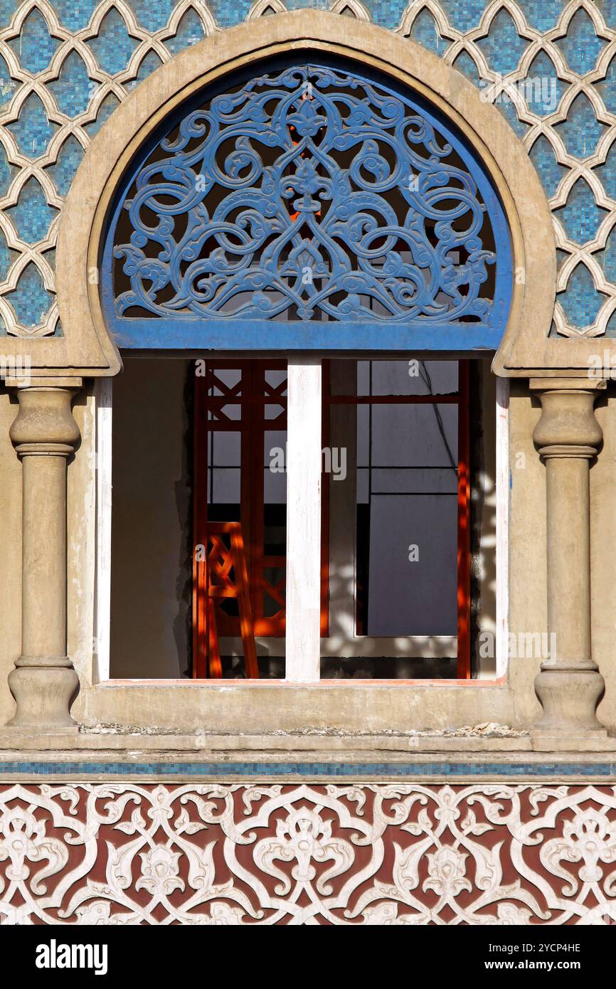 Islamic window arch hi-res stock photography and images - Alamy