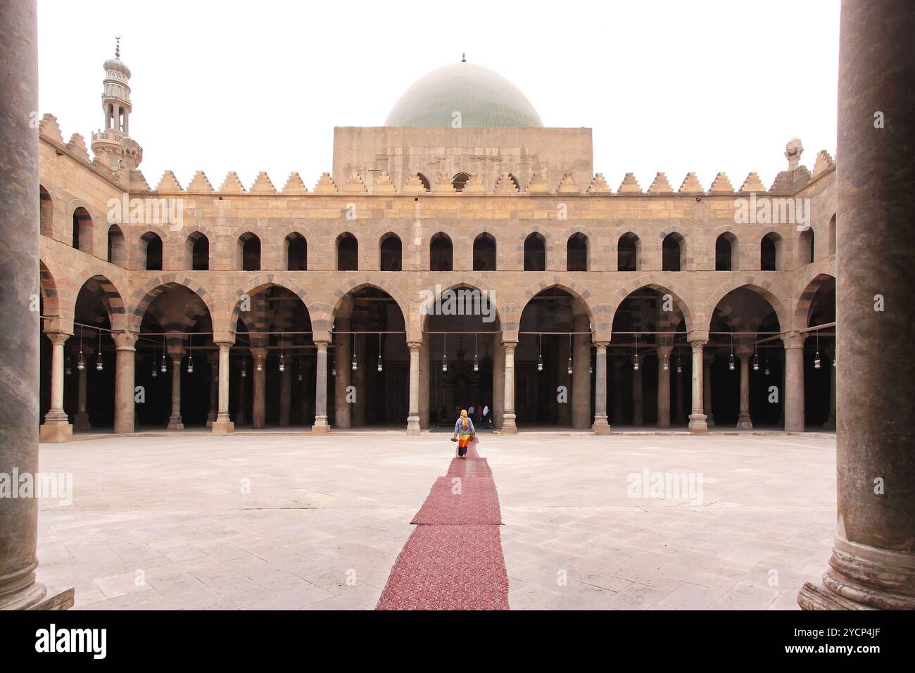 Islamic courtyard hi-res stock photography and images - Alamy