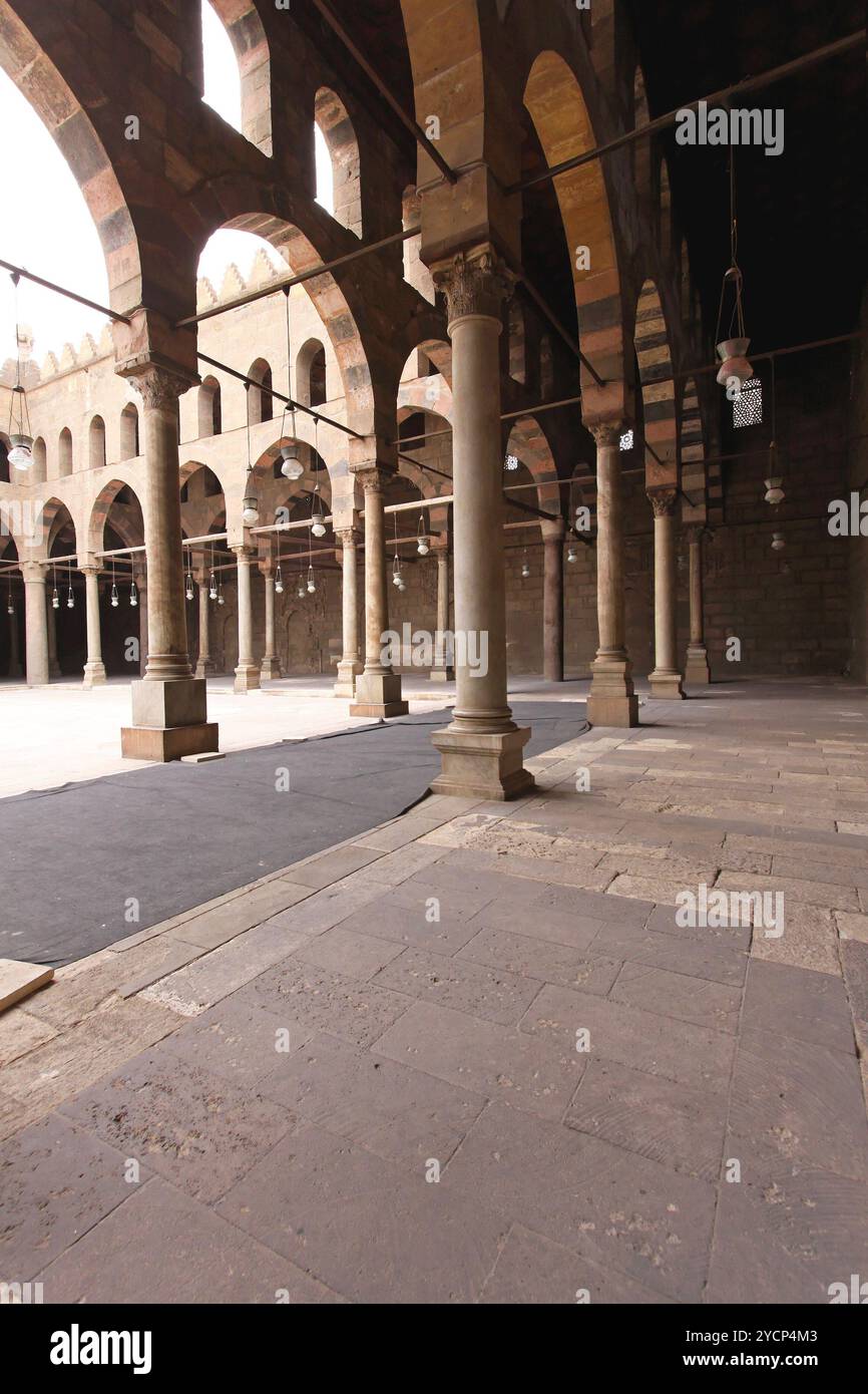 Medieval arcaded hi-res stock photography and images - Alamy