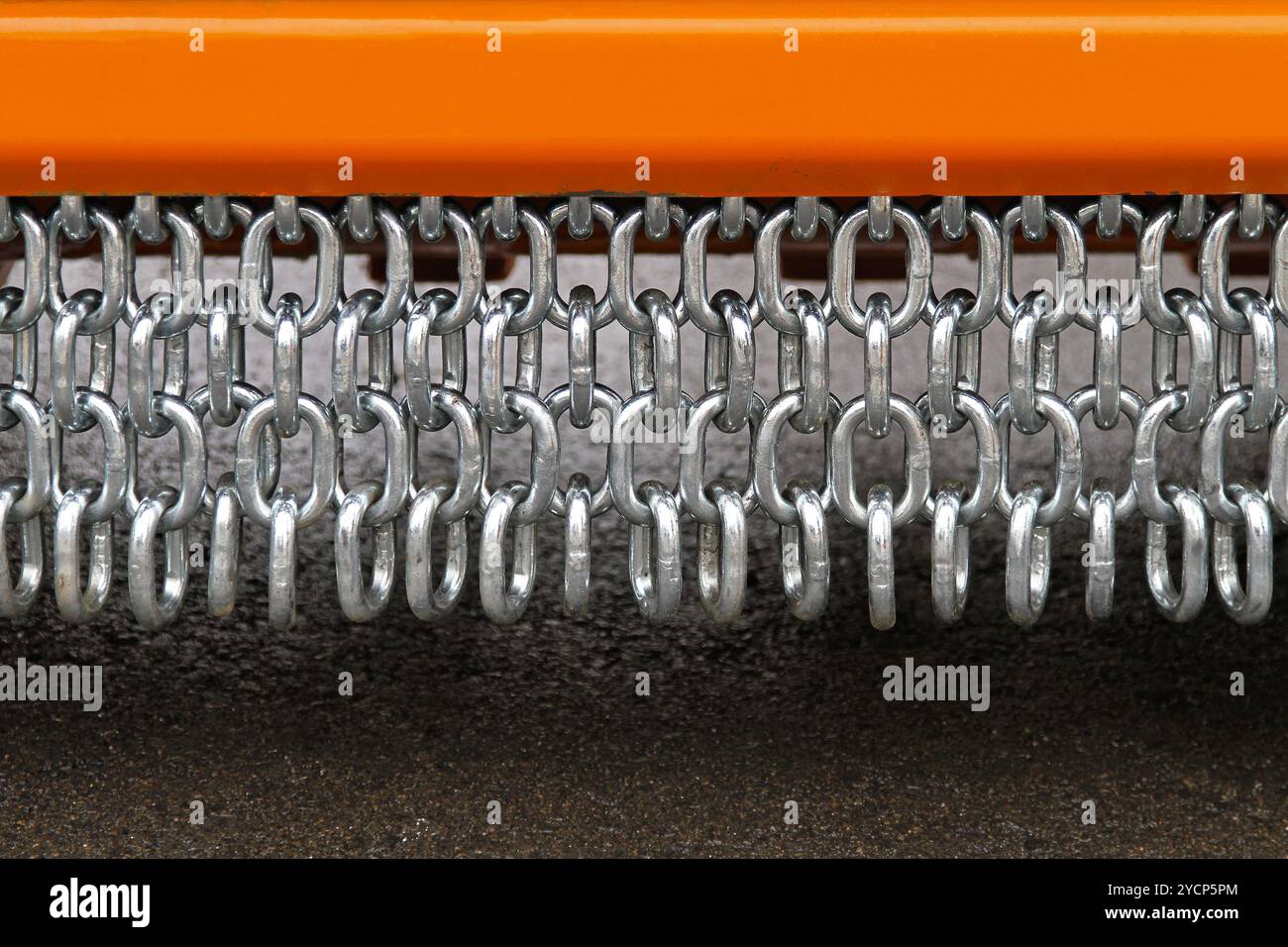 Industrial chains hi-res stock photography and images - Alamy