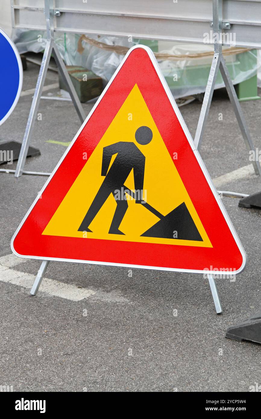 Road work signal hi-res stock photography and images - Alamy