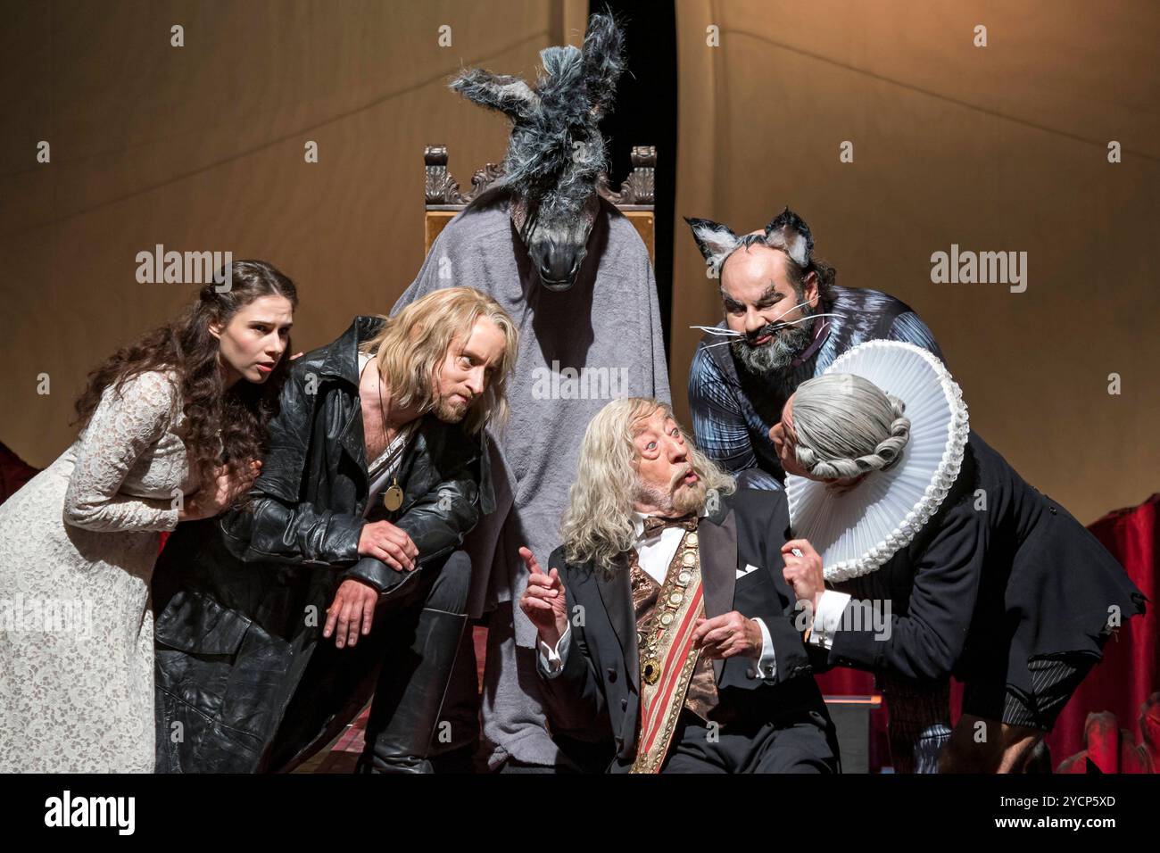 Schauspieler Dieter Hallervorden als Der Buergermeister, Mario Ramos ...