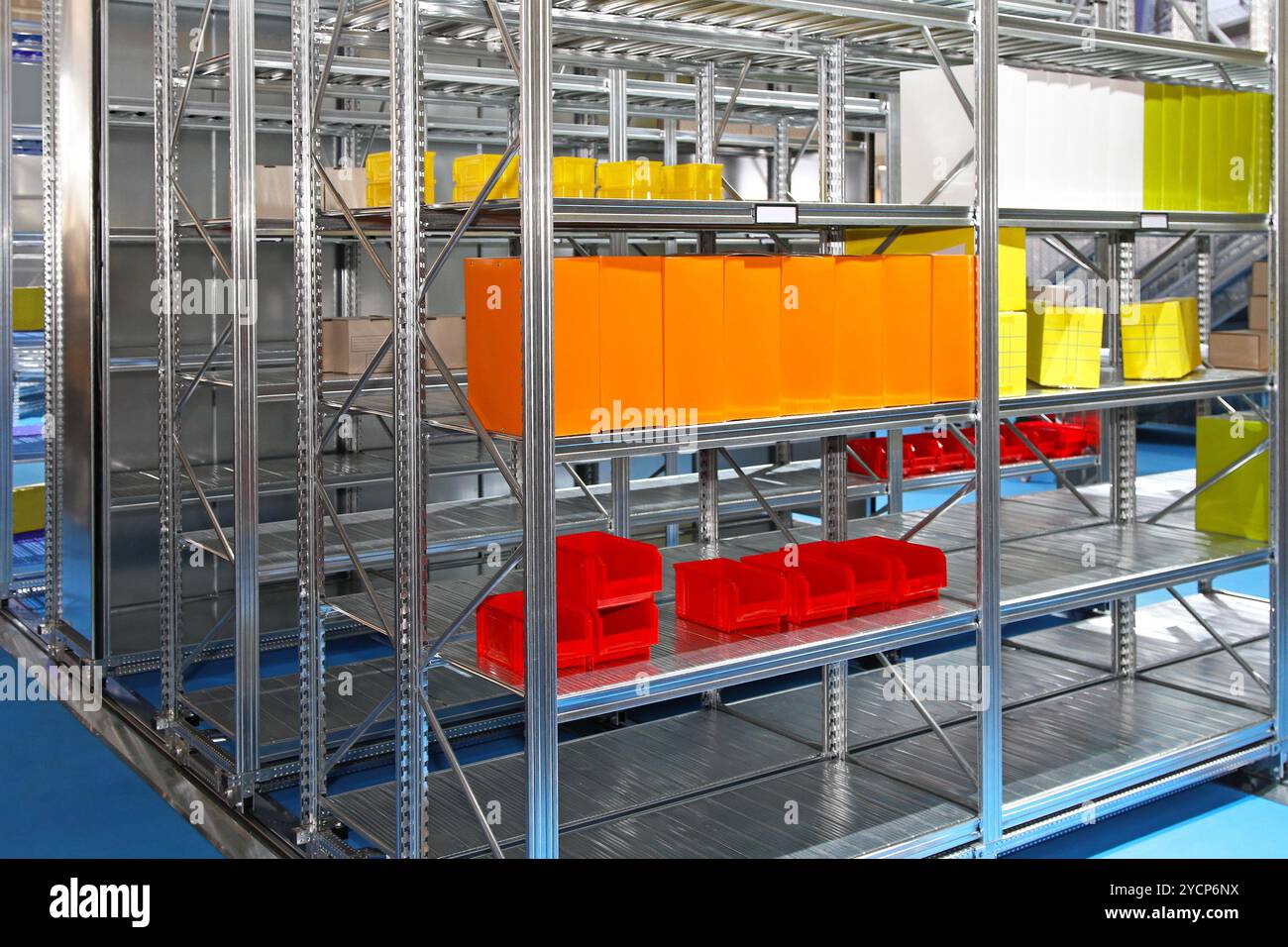 Industrial shelving shelves hi-res stock photography and images - Alamy