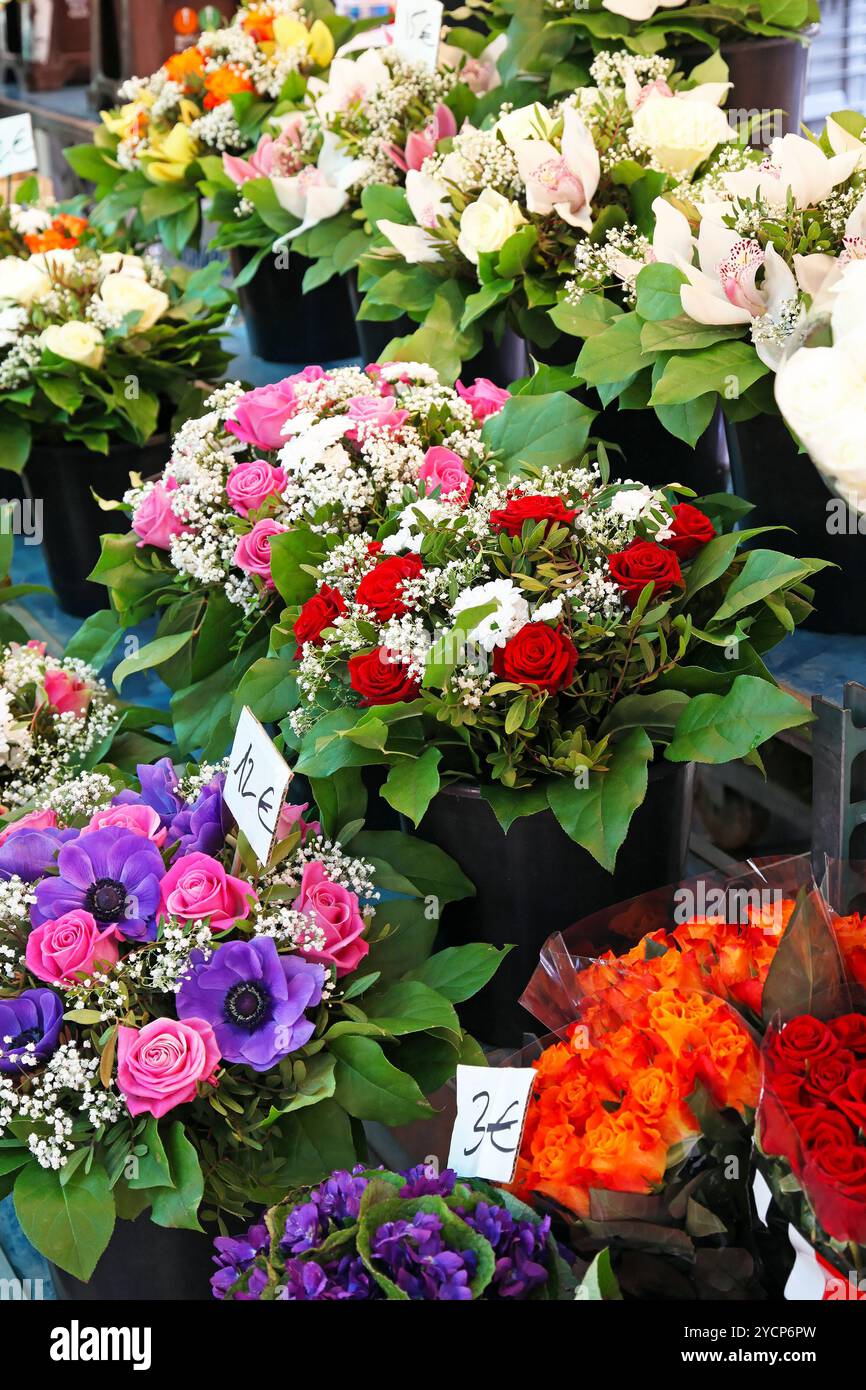 Fresh flower bunch hi-res stock photography and images - Alamy