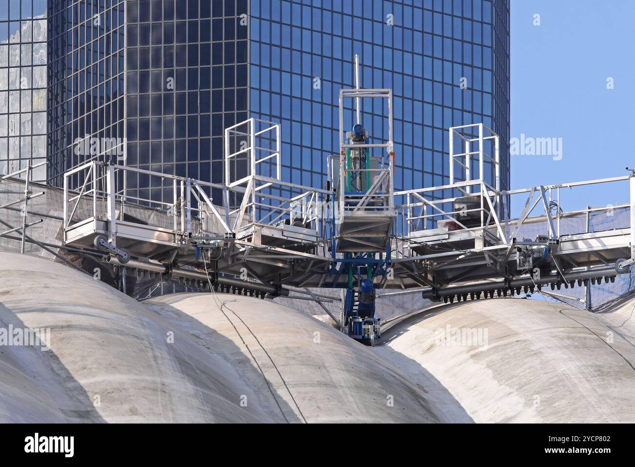 Roof work platform Stock Photo - Alamy