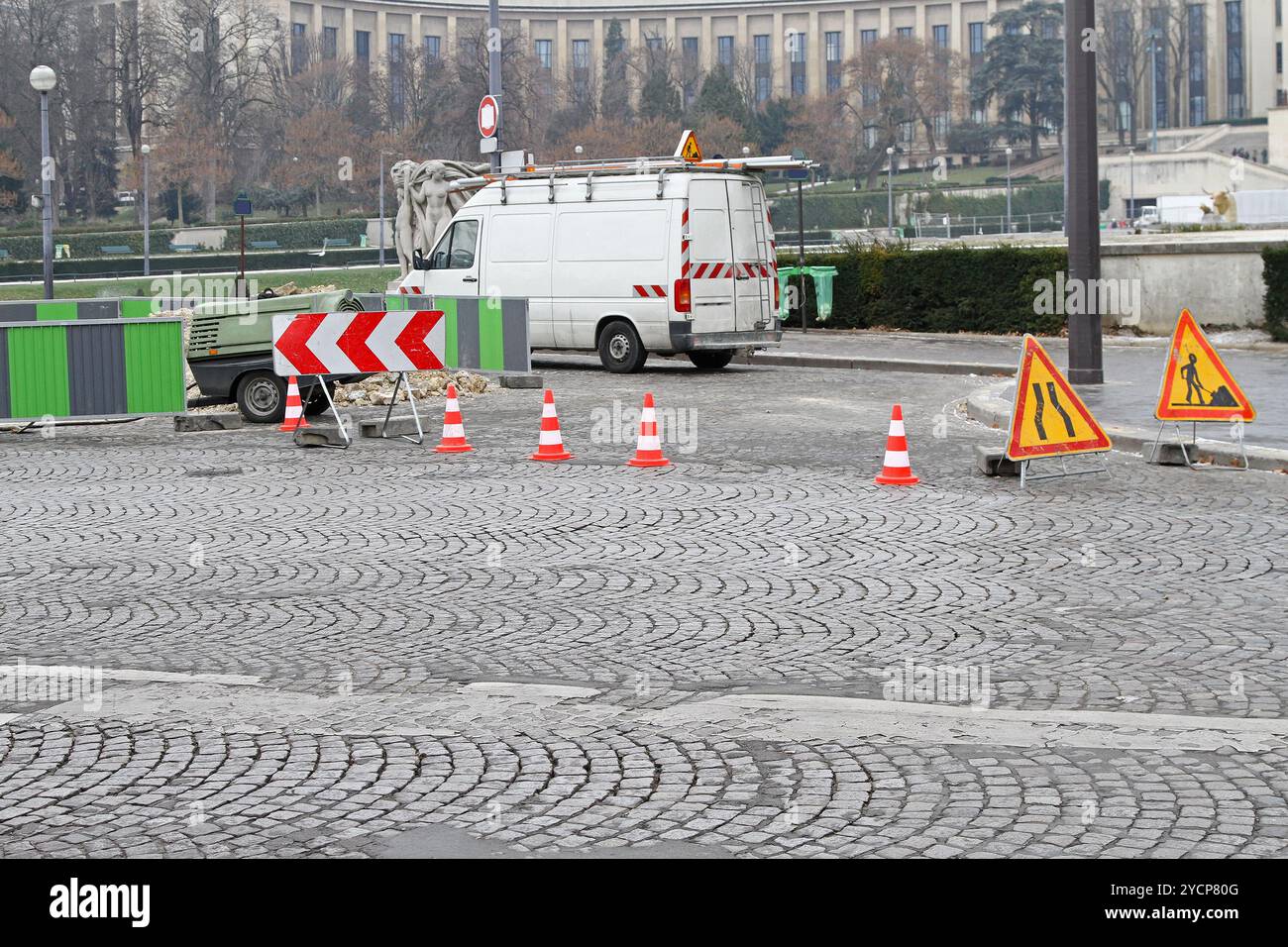 Traffic paris roadworks hi-res stock photography and images - Alamy