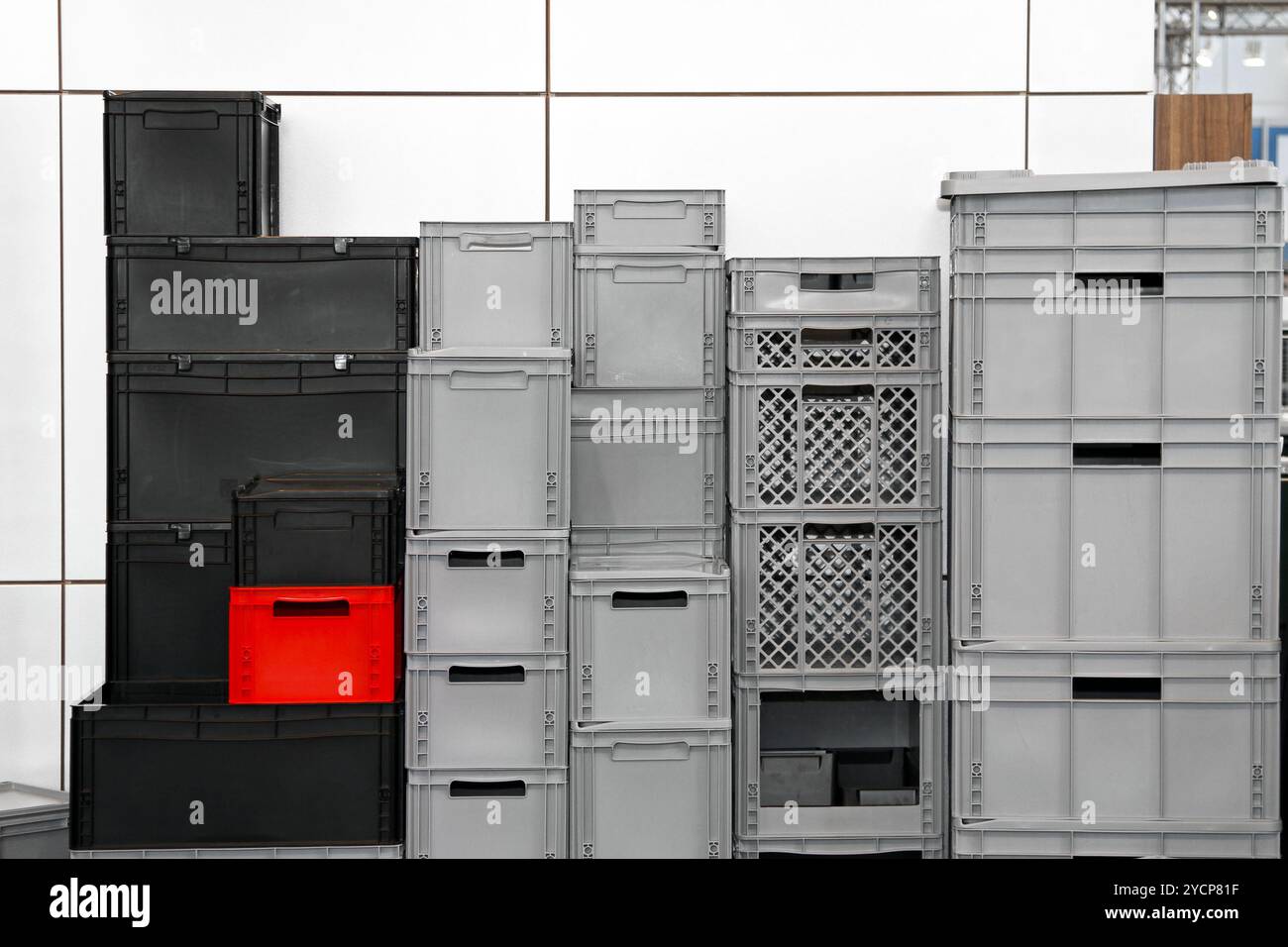 Big pile of commercial packing crates and boxes Stock Photo - Alamy