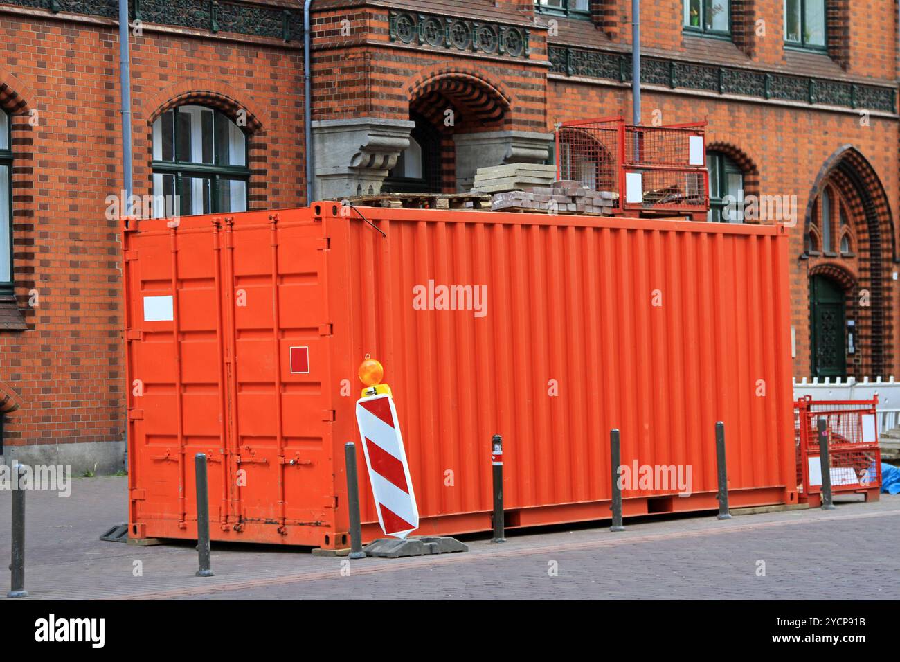 Container logistic hi-res stock photography and images - Alamy