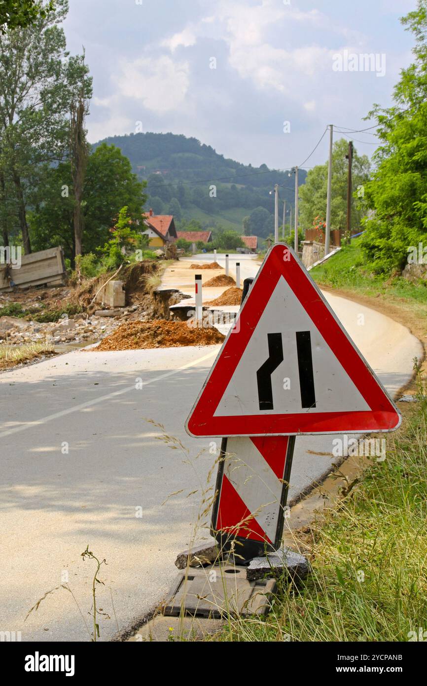 Road damage hi-res stock photography and images - Alamy