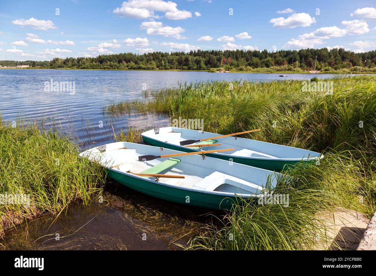 Two plastic boat lake hi-res stock photography and images - Alamy