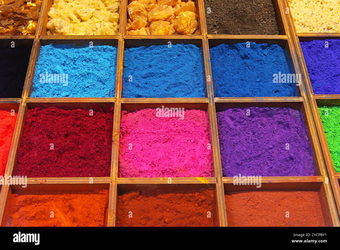 Colour pigments hi-res stock photography and images - Alamy