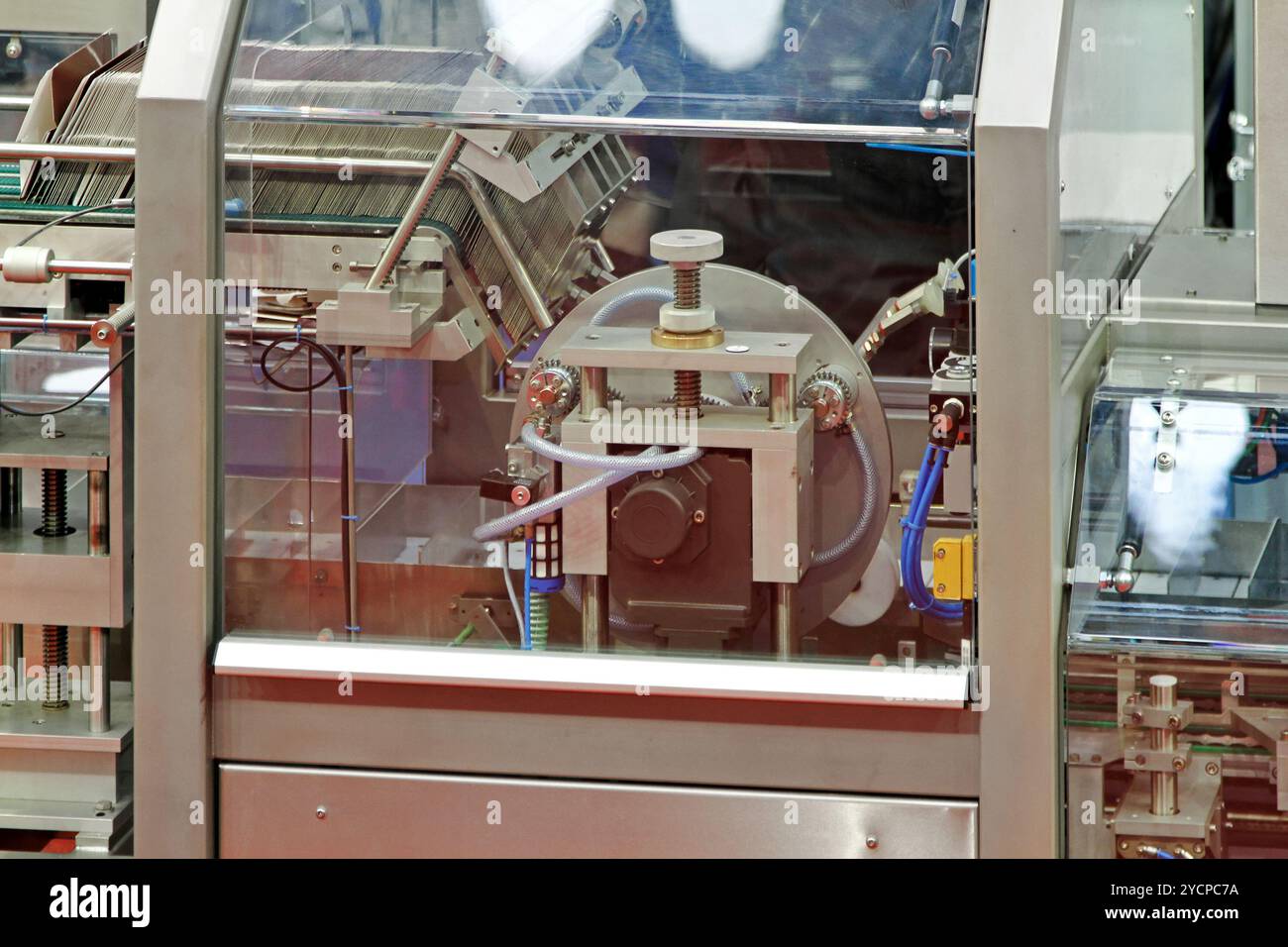 Packing production hi-res stock photography and images - Alamy