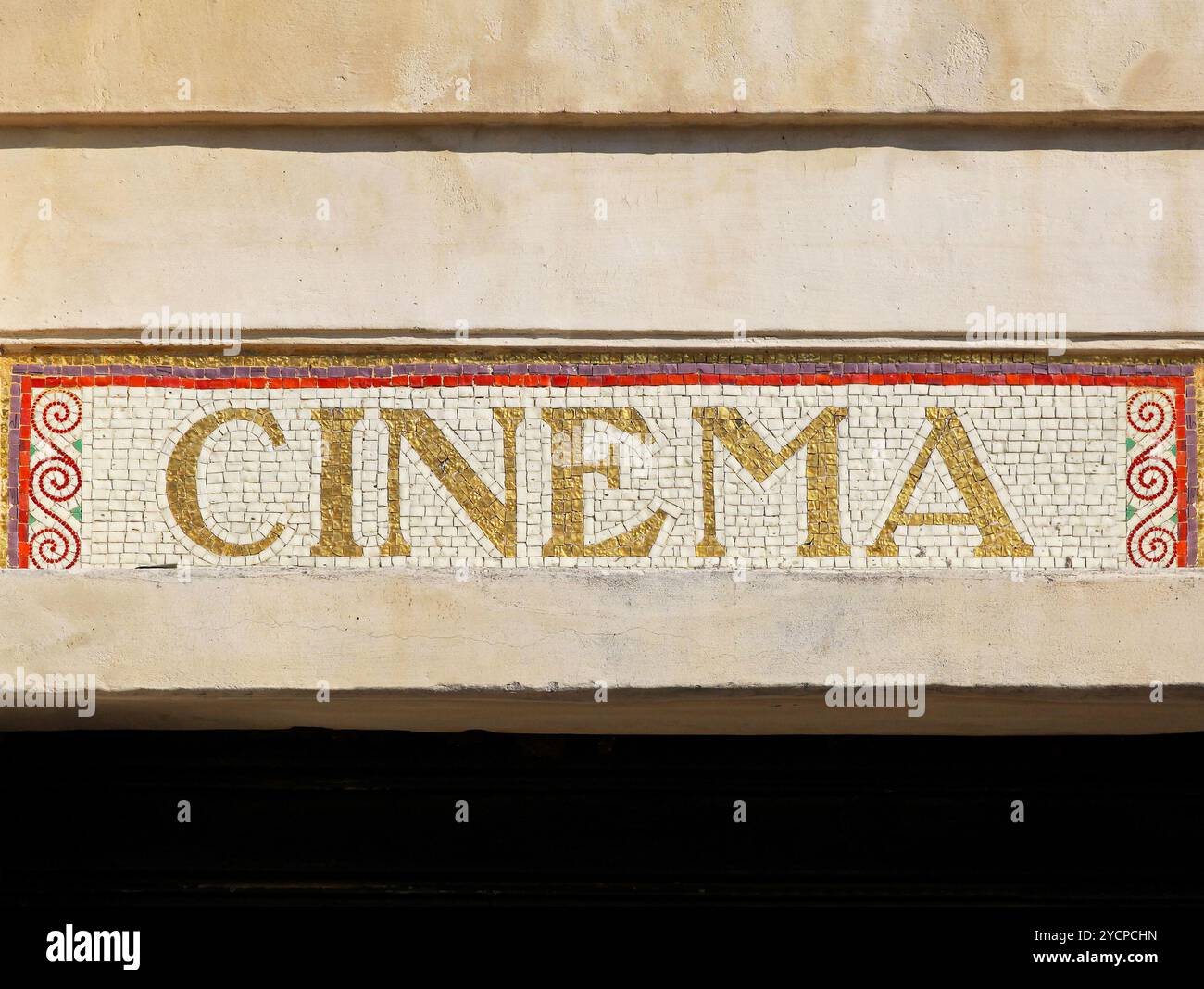 Old cinema sign hi-res stock photography and images - Alamy