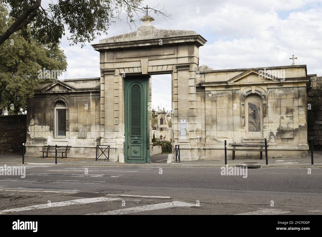 Arles ancien hi-res stock photography and images - Alamy