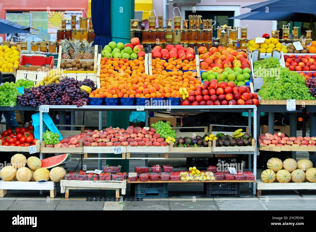 Stall stalls booth booths market hi-res stock photography and images ...