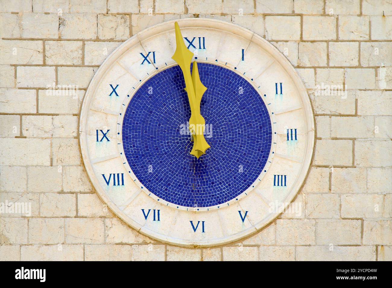 Twelve clock old blue hi-res stock photography and images - Alamy