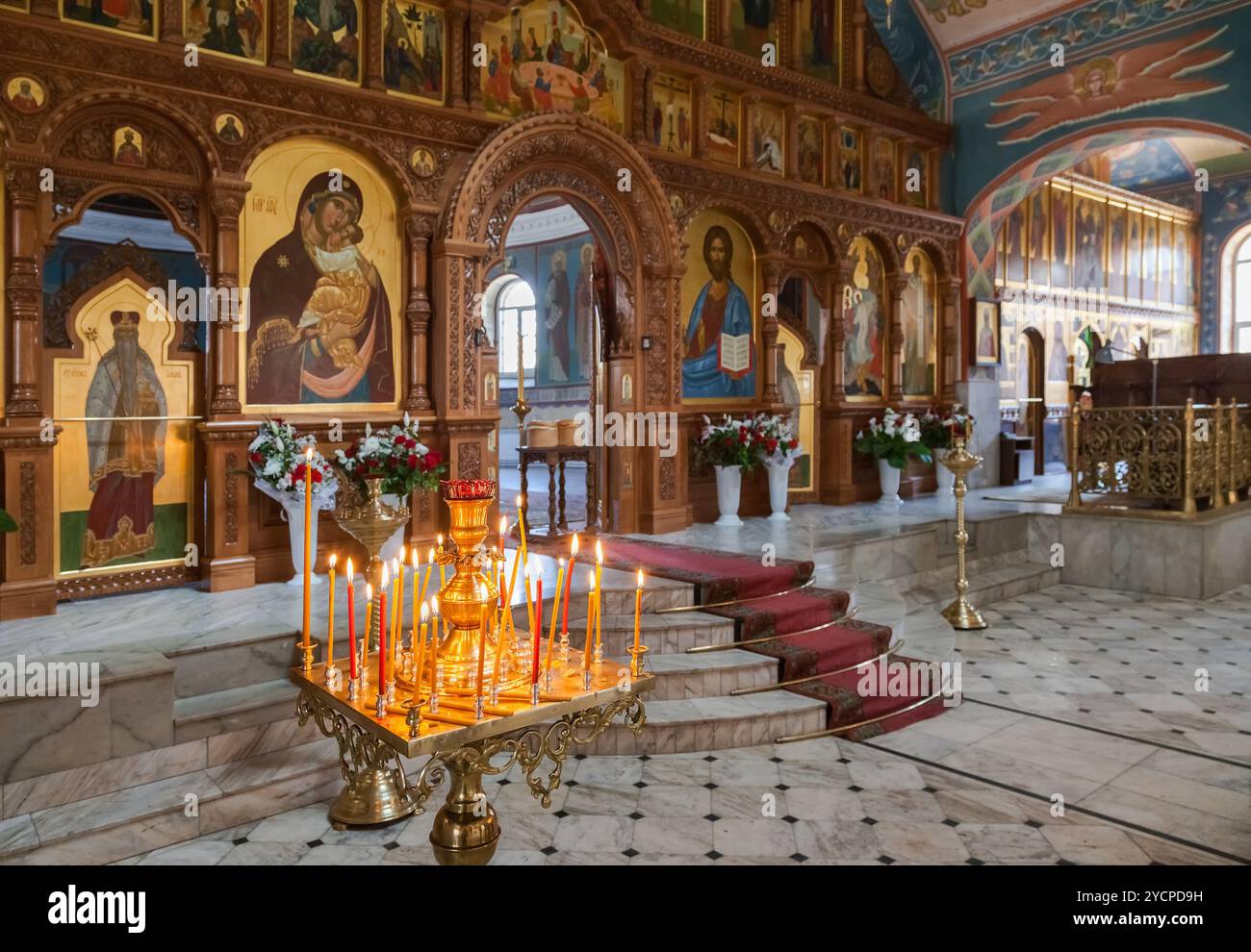 Interior Church of the Resurrection in the Holy Re Stock Photo - Alamy