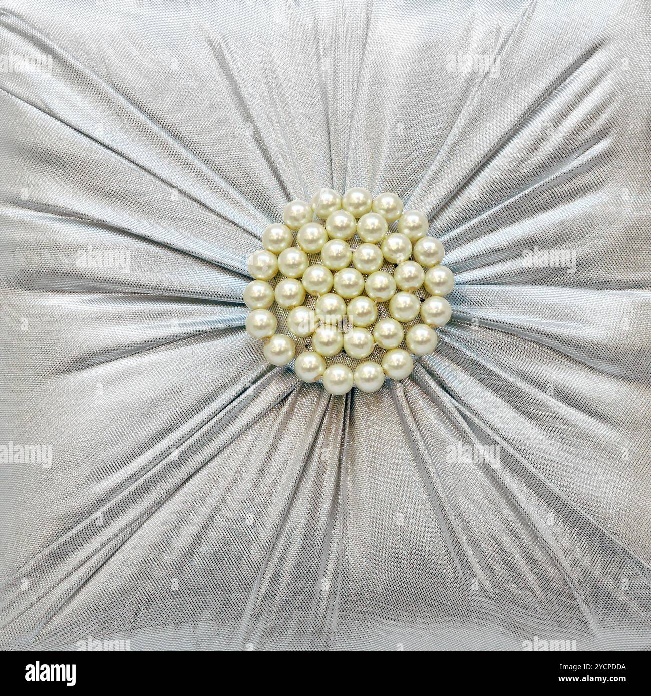Pearl gray hi-res stock photography and images - Alamy