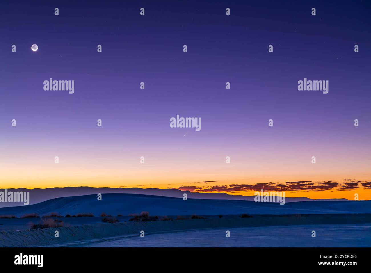 ALKALI FLAT TRAIL WHITE SANDS NATIONAL PARK ALAMOGORDO NEW MEXICO USA ...