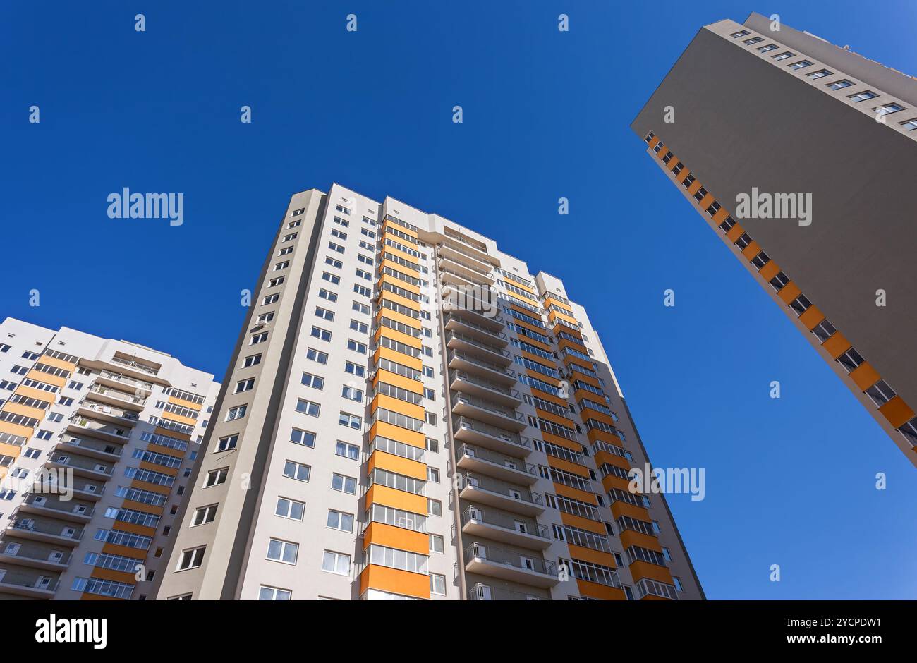 Windows tall buildings background hi-res stock photography and images ...