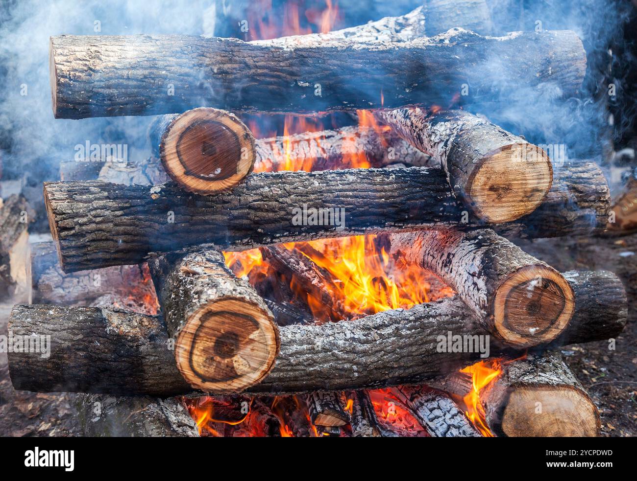 Closeup burning firewood hi-res stock photography and images - Alamy