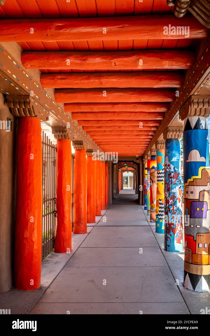 Modern native american art hi-res stock photography and images - Alamy