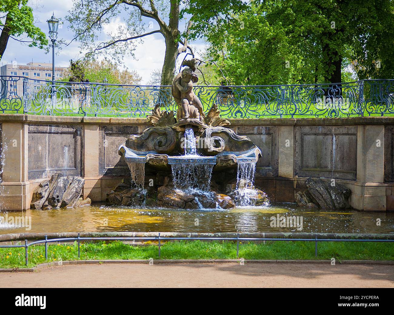 Palace culture fountain dresden hi-res stock photography and images - Alamy