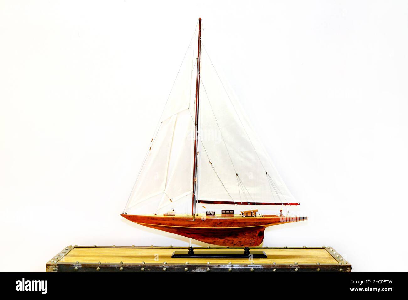 Ship decor hi-res stock photography and images - Alamy