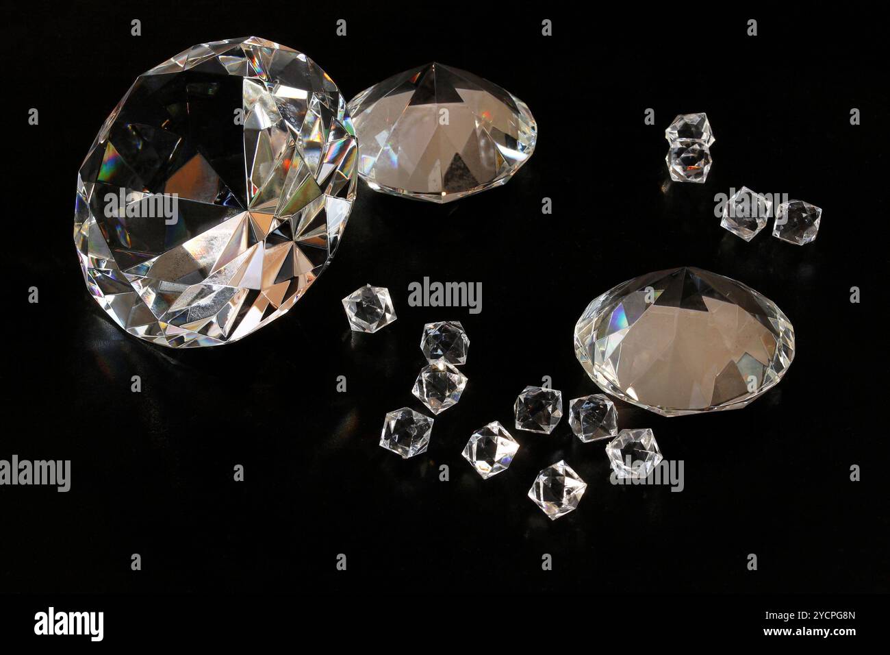 Luxury diamond hi-res stock photography and images - Alamy