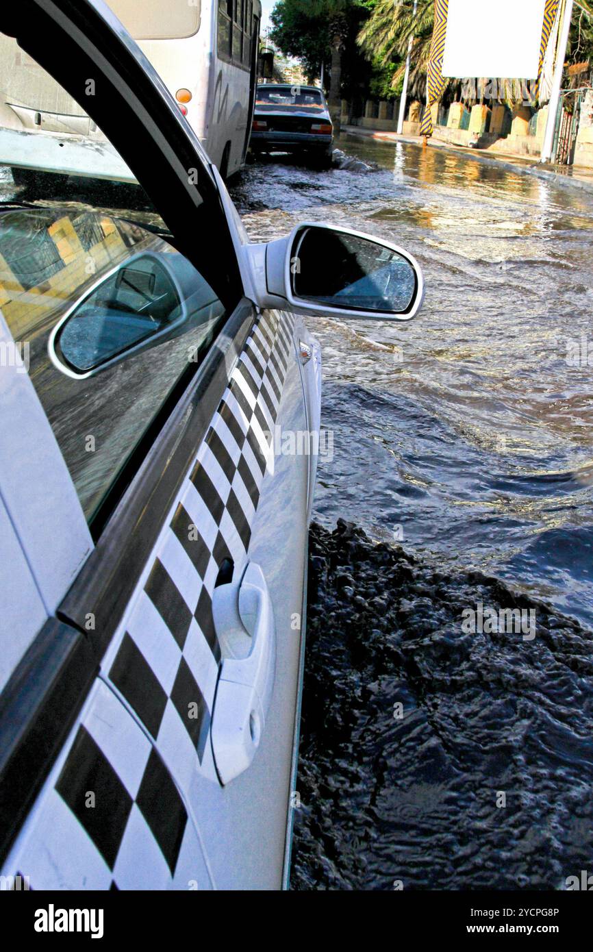 High water flood overflow hi-res stock photography and images - Alamy