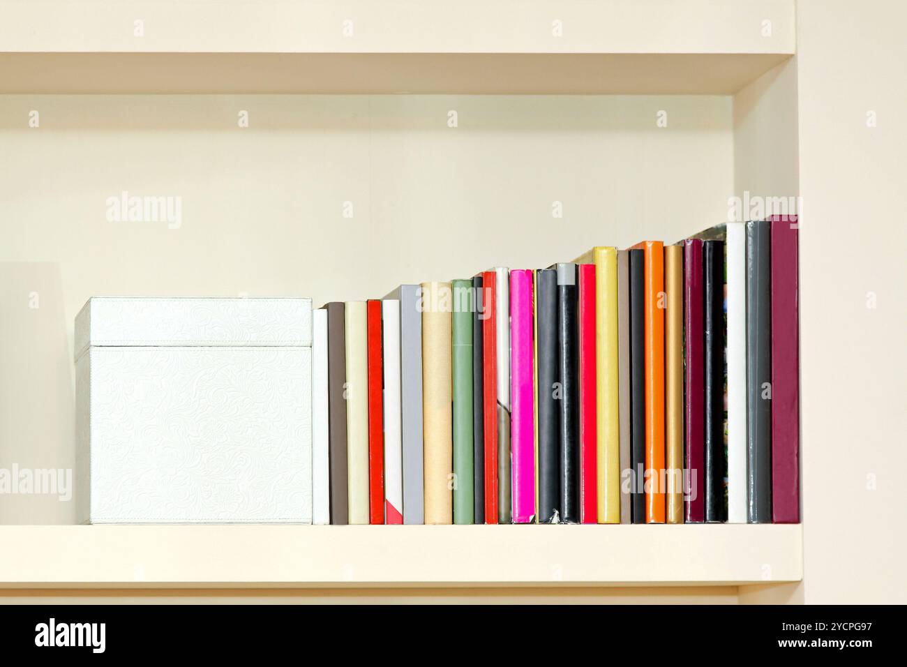 Colorful books hi-res stock photography and images - Alamy