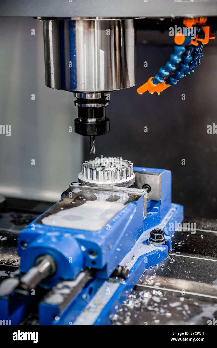 Cnc line hi-res stock photography and images - Alamy